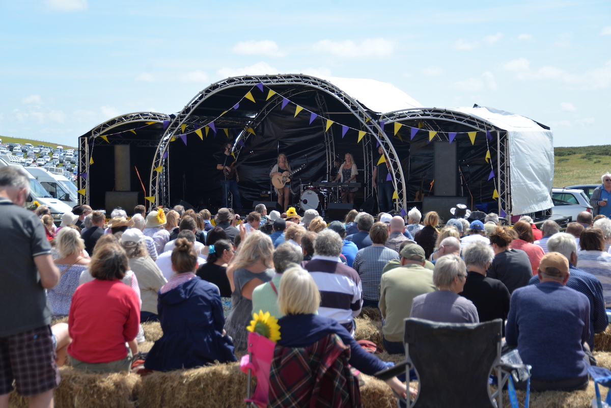 Sunflower Music Stage - Chale Show